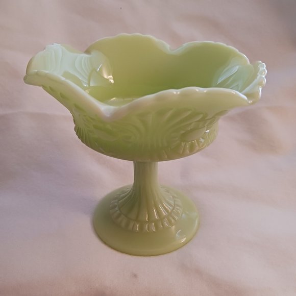 Fenton | Accents | Excellent Condition Vintage Fenton Satin Green ...
